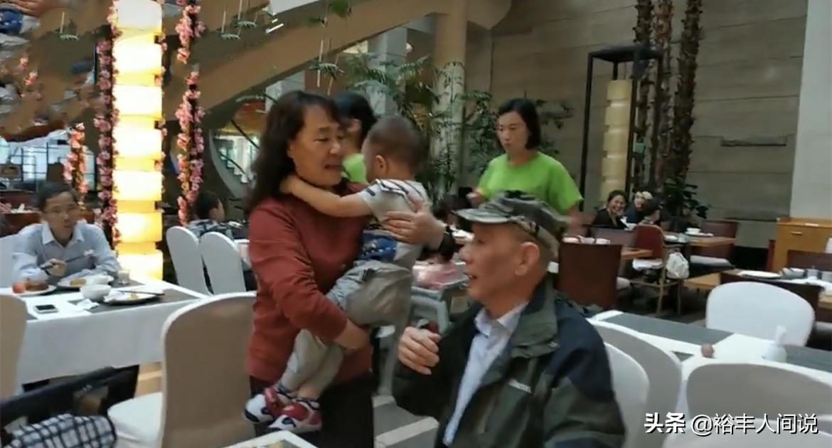 83-year-old old drama bone Wei Zong Wanhan appeared, dressed in a simple and simple manner, and ...