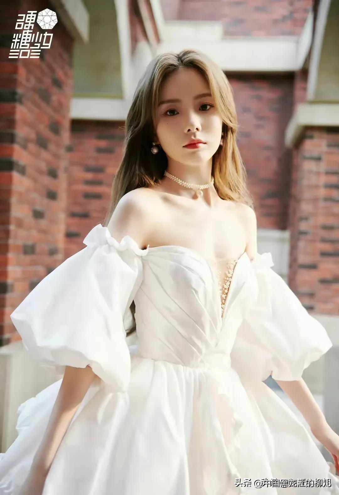 Singer Chen Zhuoxuan - beautiful photo - iMedia