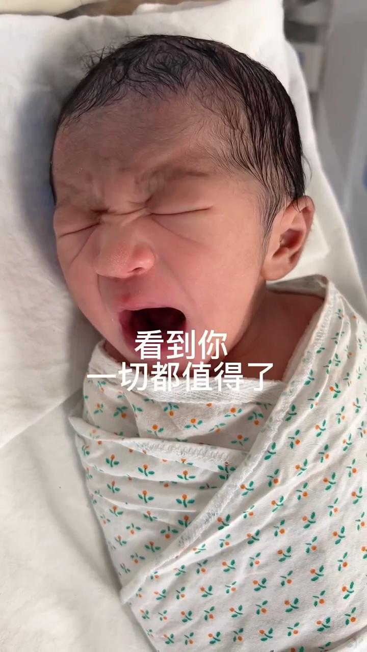 Yan Xuejing was upgraded to be a grandmother, actor Xu Mengdi was happy with her son, and Lin ...