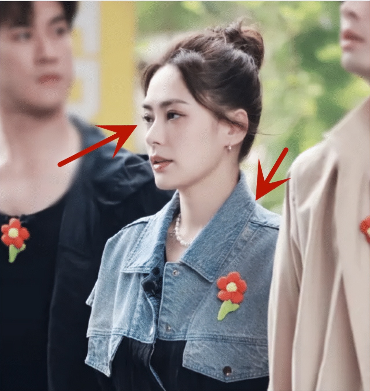 Gillian showed up after the turmoil of Qin Fen's childbirth, her eyes ...