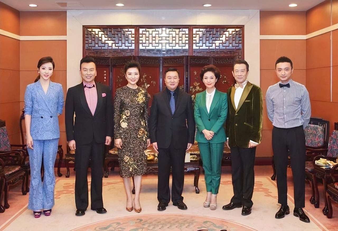 CCTV's host lineup "replacement" is complete, let's see which facades ...