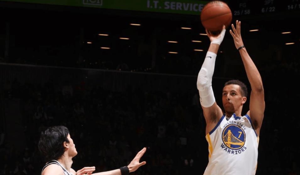 11+4, plus/minus +13 is the highest in the team!Warriors rookie ...