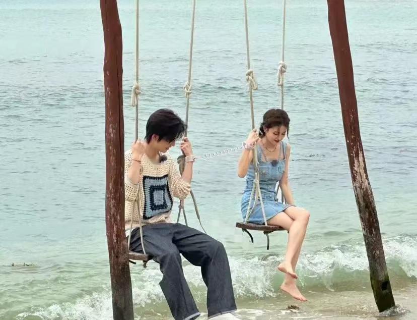 Bailu Zhang Linghe's filming of the group shows the feeling of being in love, and the feeling of ...