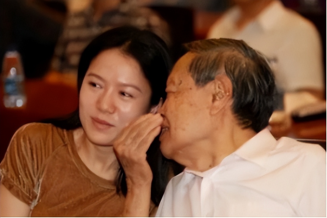 Yang Zhenning Is 101 Years Old And Weng Fan Has Been Married To Him
