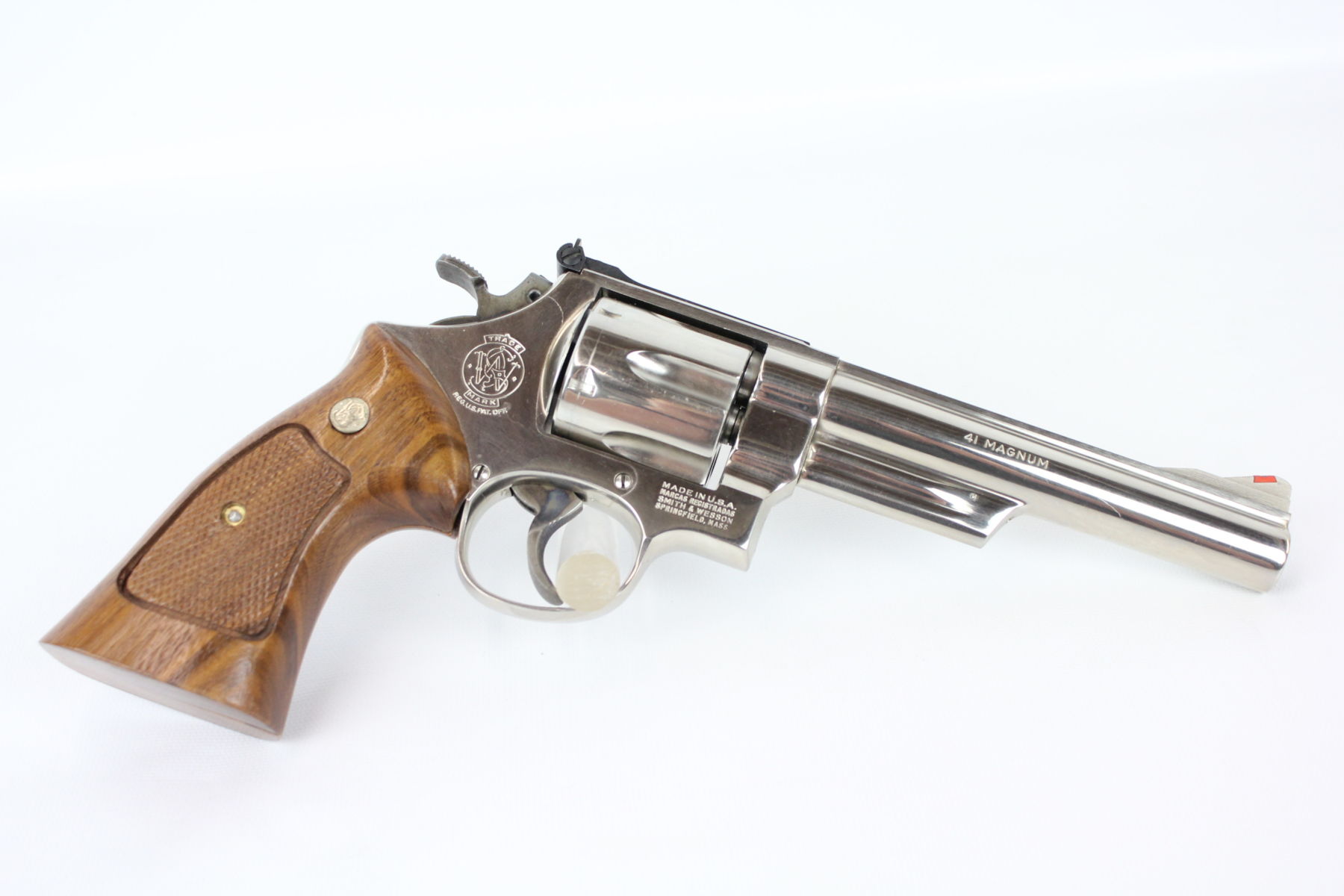 Smith & Wesson M57 Revolver - iNEWS