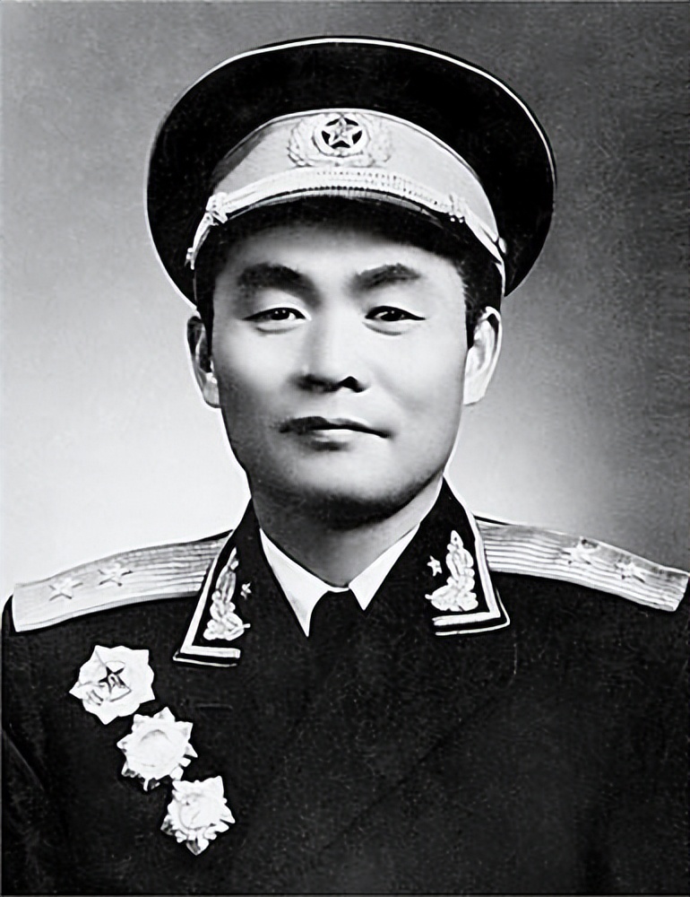 With Deng Xiaoping's approval, Du Yide returned to his hometown with a ...