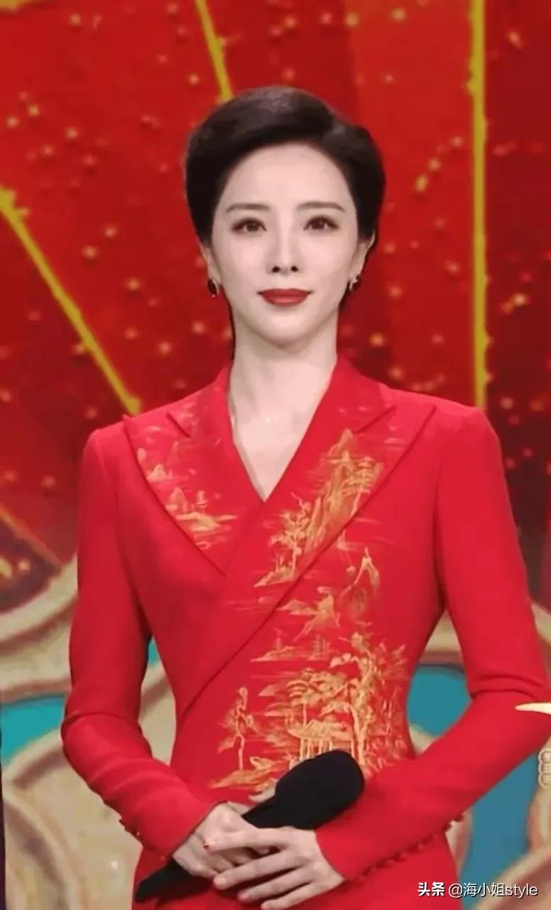 The six beauties hosting the CCTV Spring Festival Gala, Li Sisi is ...