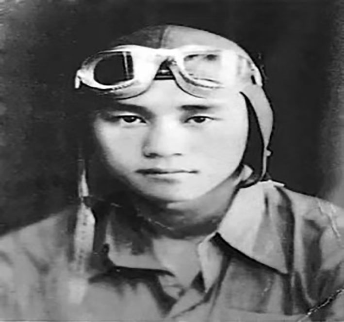 In 1938, a Chinese ace pilot shot down 10 Japanese fighter jets, and 2 ...