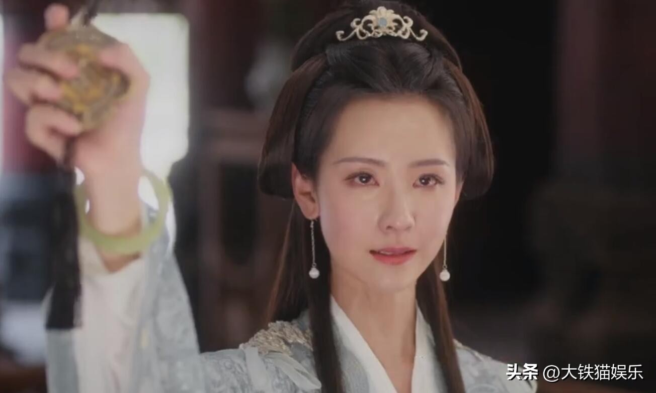 With mediocre looks and no acting skills like plastic surgery, don't ...