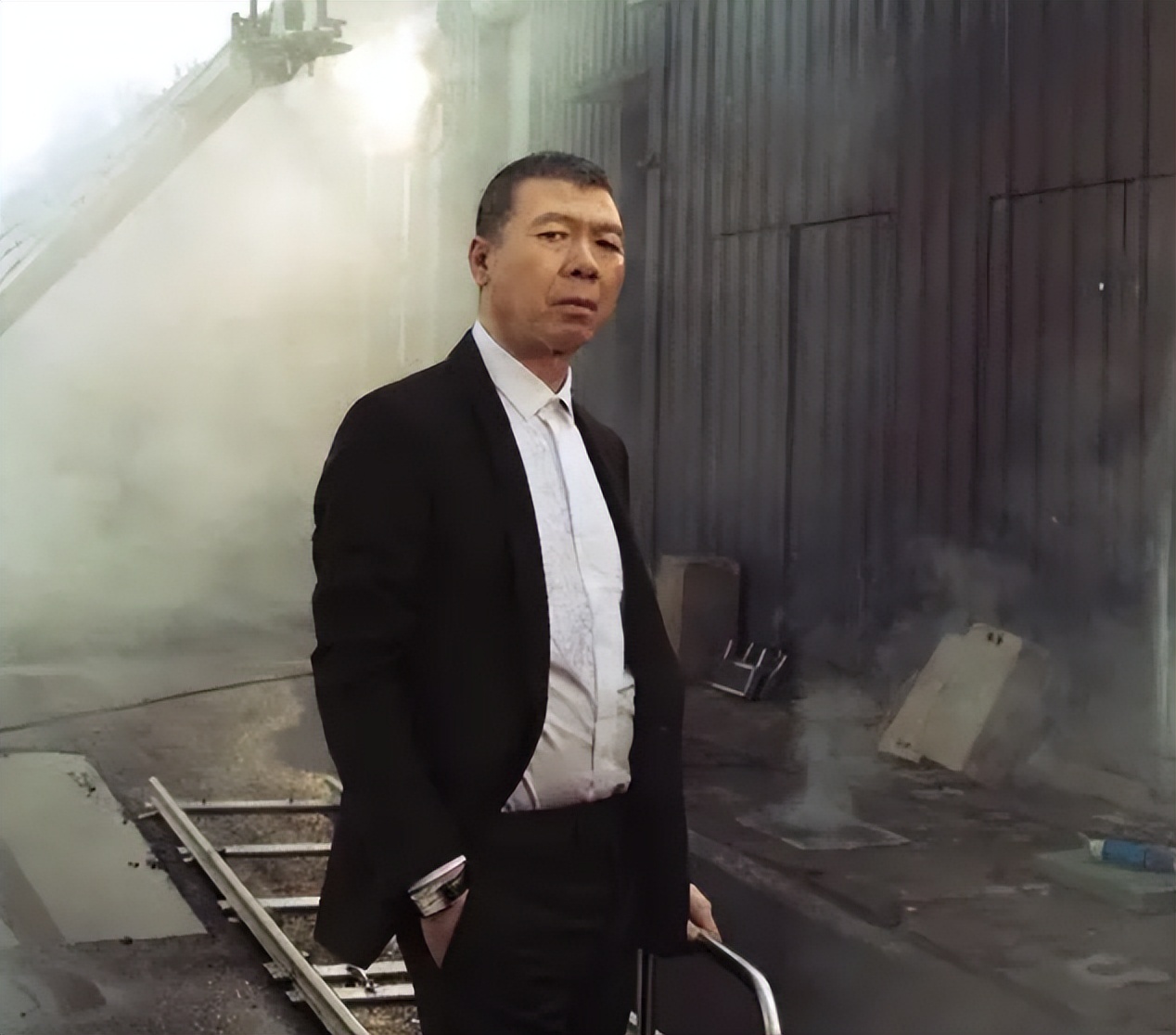 "Invincible" Feng Xiaogang has also come to today - iNEWS