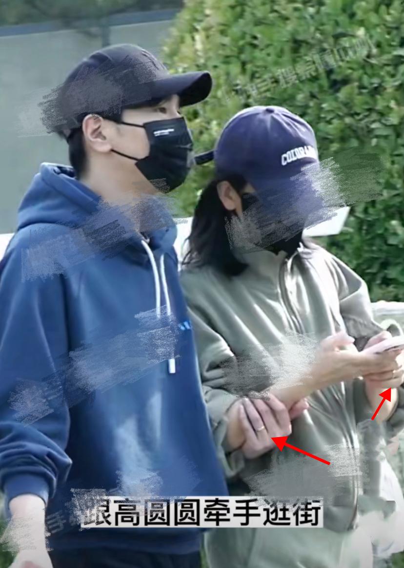 Zhao Youting, Gao Yuanyuan went shopping hand in hand, it was so sweet ...