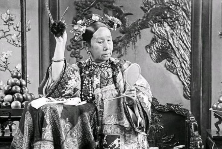 After the death of the last emperor Puyi, he left his wife a huge ...