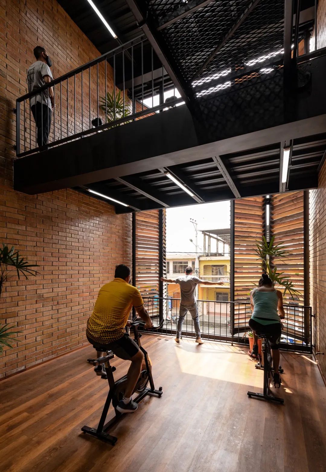 Louvered Ceilings, 7 Innovative Designs That Go Beyond Tradition - iNEWS