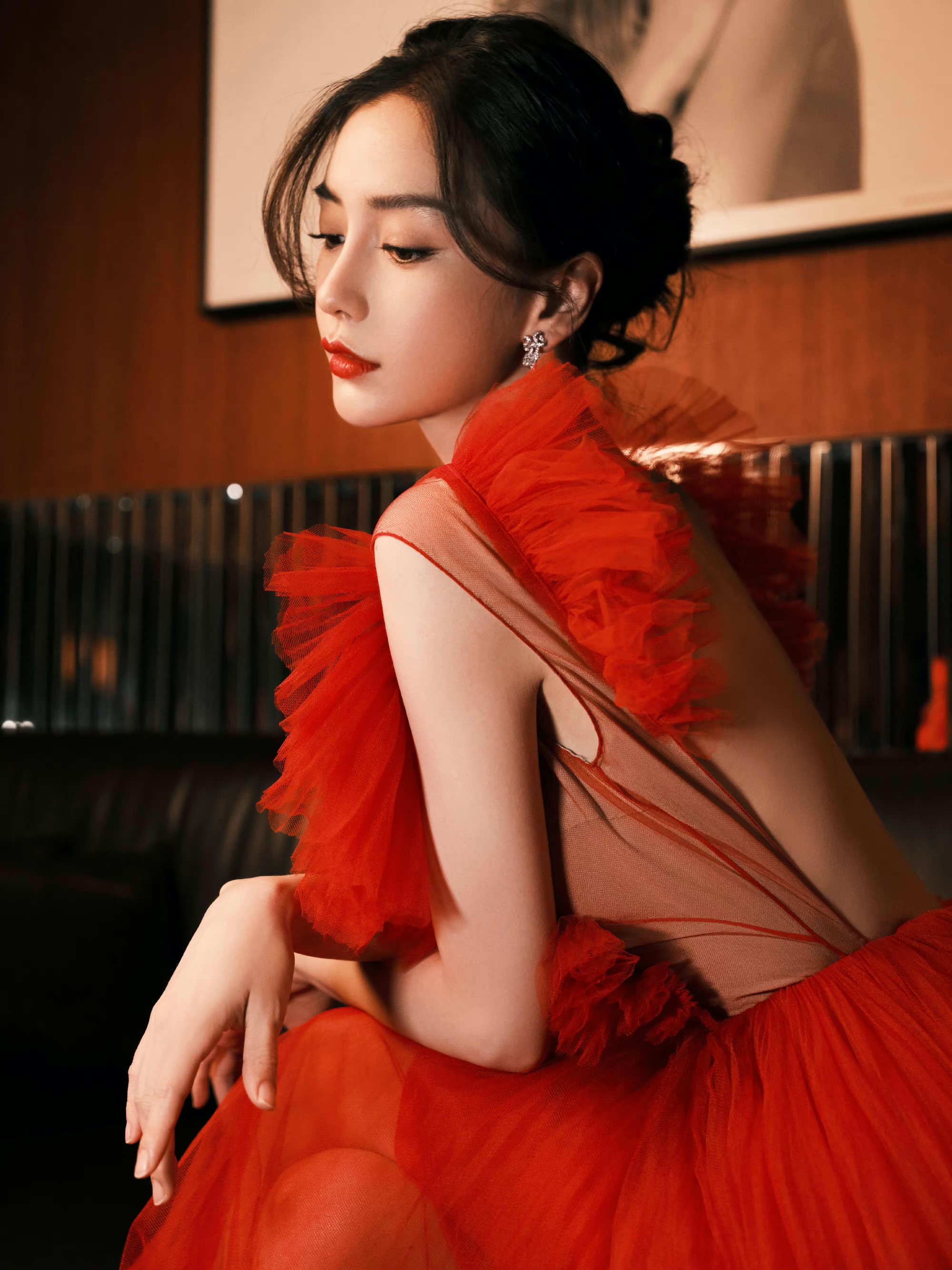 A slight smile is very attractive, "Bei Weiwei" Yang Ying's summer ...