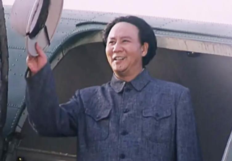 In 1989, Gu Yue was invited to attend a state banquet. During the ...
