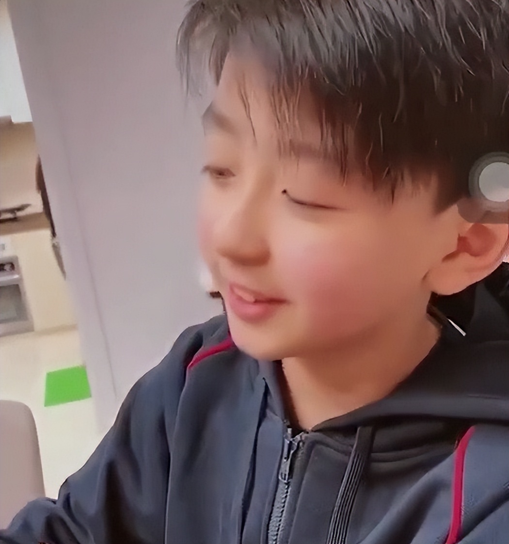 Cecilia Cheung makes lunch for lucas: 3 large steaks with vegetables ...