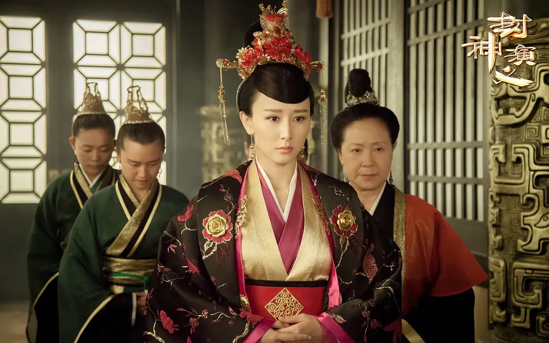 Also playing "Queen Jiang", comparing Yuan Quan and Hu Jing, the ...