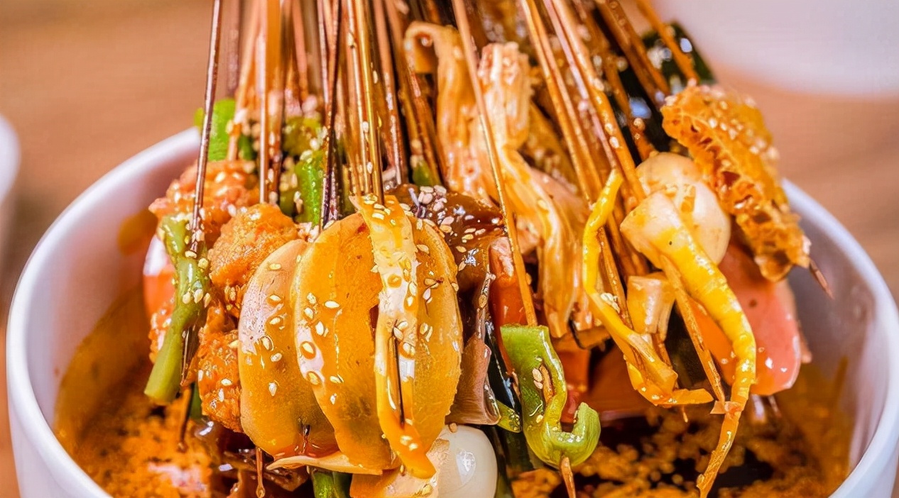 In Sichuan, hot pot skewered fragrant bobo chicken and maocai, is it ...