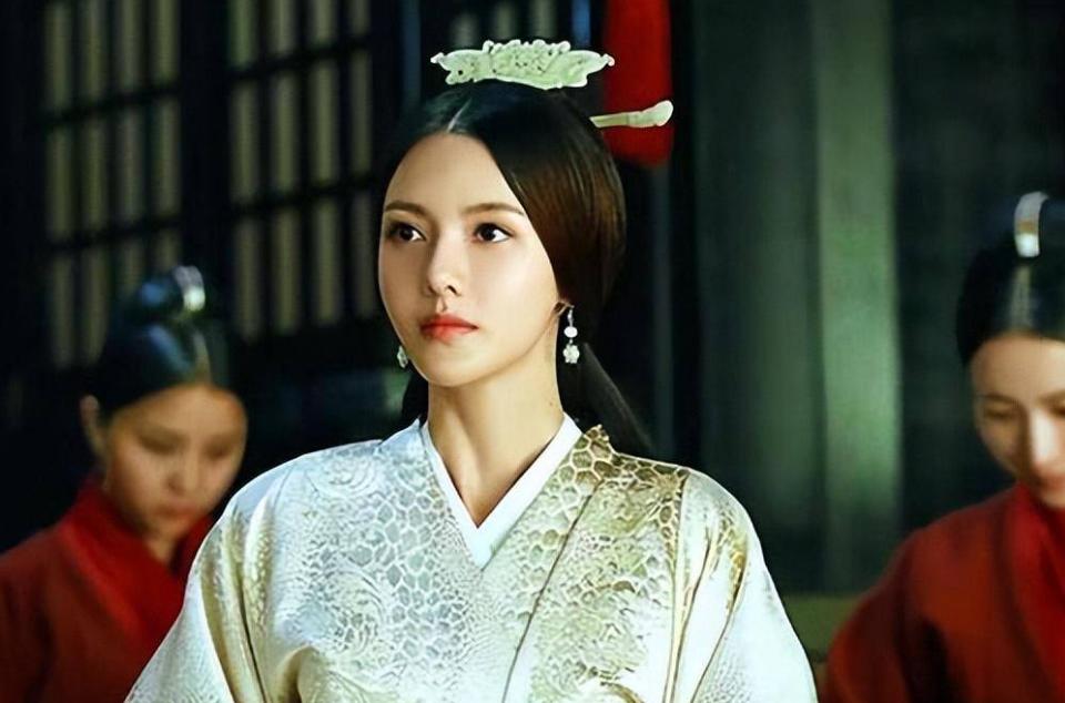 Cao Zhi's wife was given to death by Cao Cao because she dressed too ...