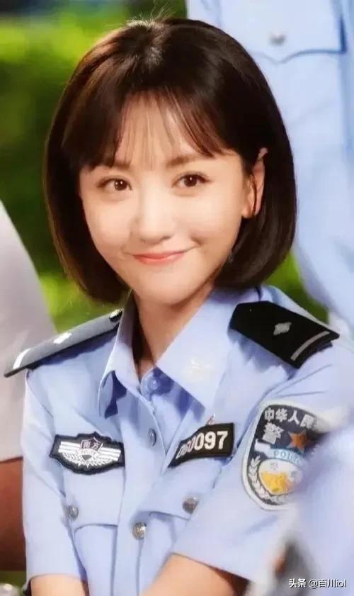 The most beautiful police flower!!!belongs to their peerless elegance ...