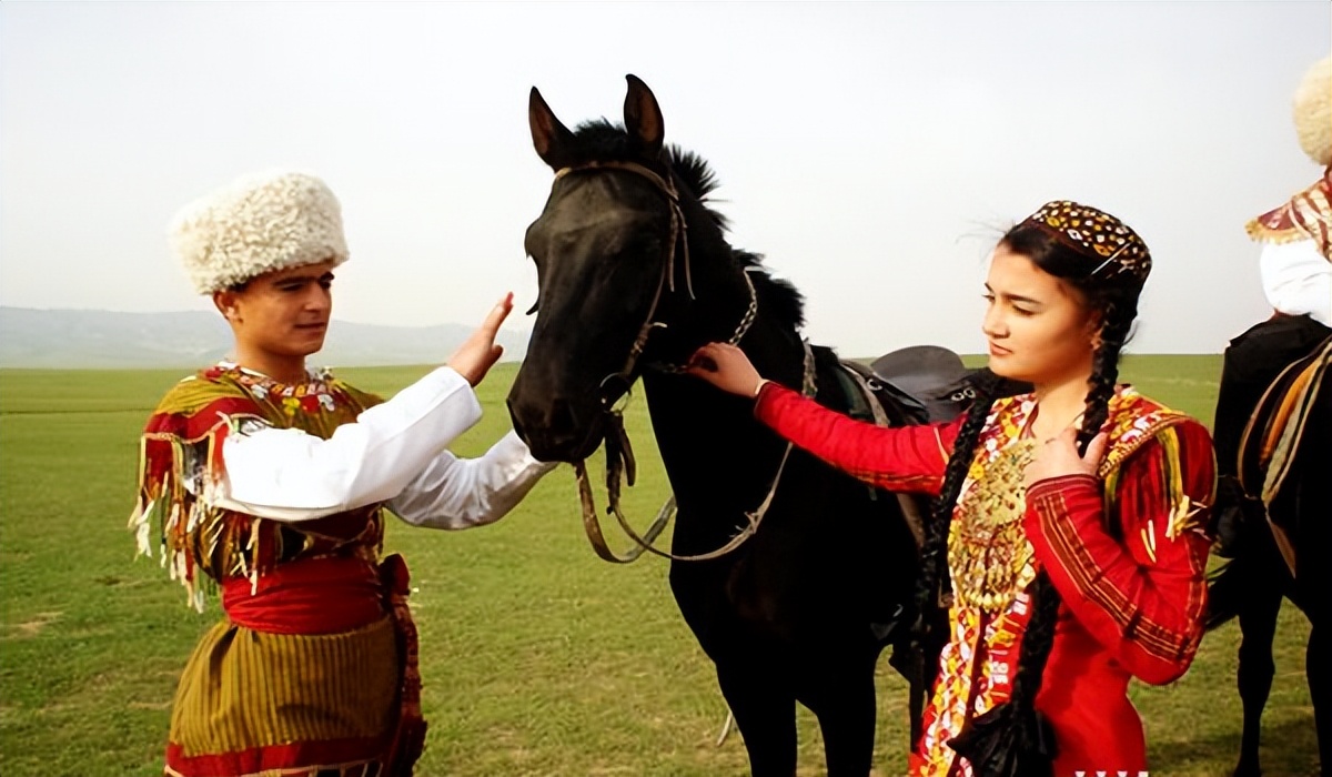 How did Turkmen nomadic culture develop in fierce competition? How did ...