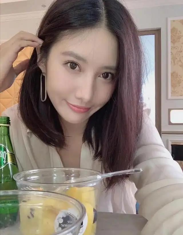 Mingyang Entertainment—Beauty Star—Wu You - iMedia