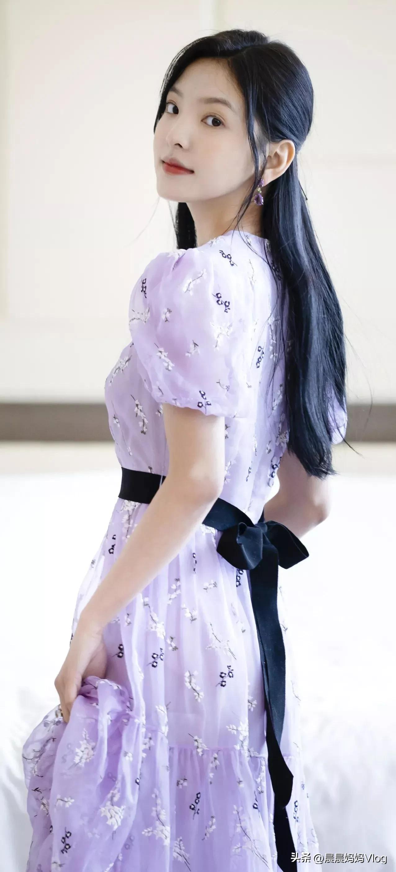 Share pictures——beautiful beauty Zhang Ruonan - iNEWS