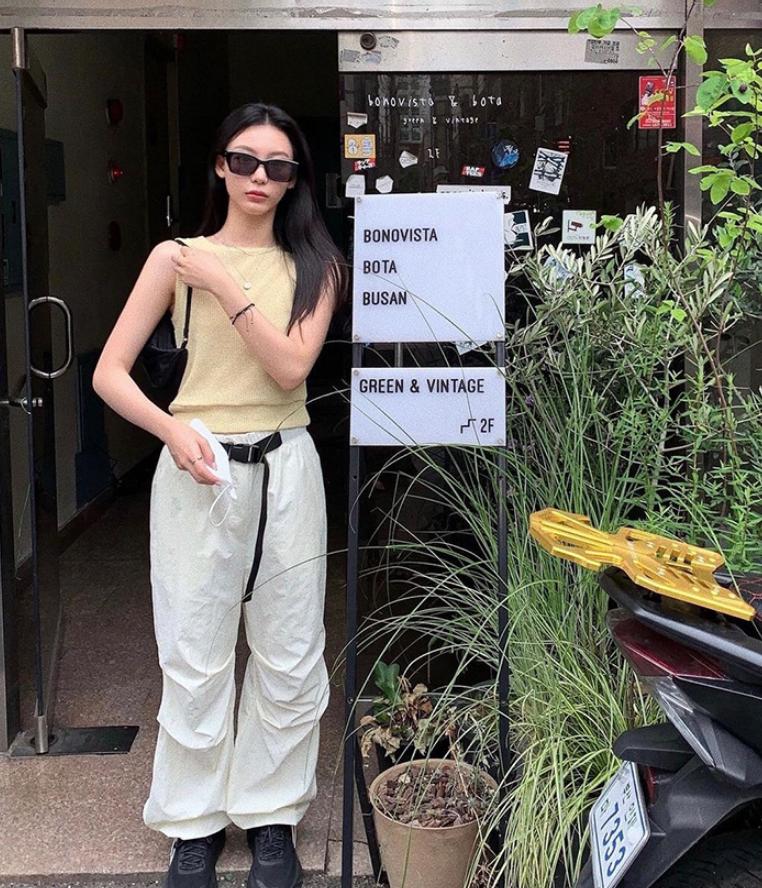The cool ns fashion blogger seonhye looks domineering lady minimalist ...