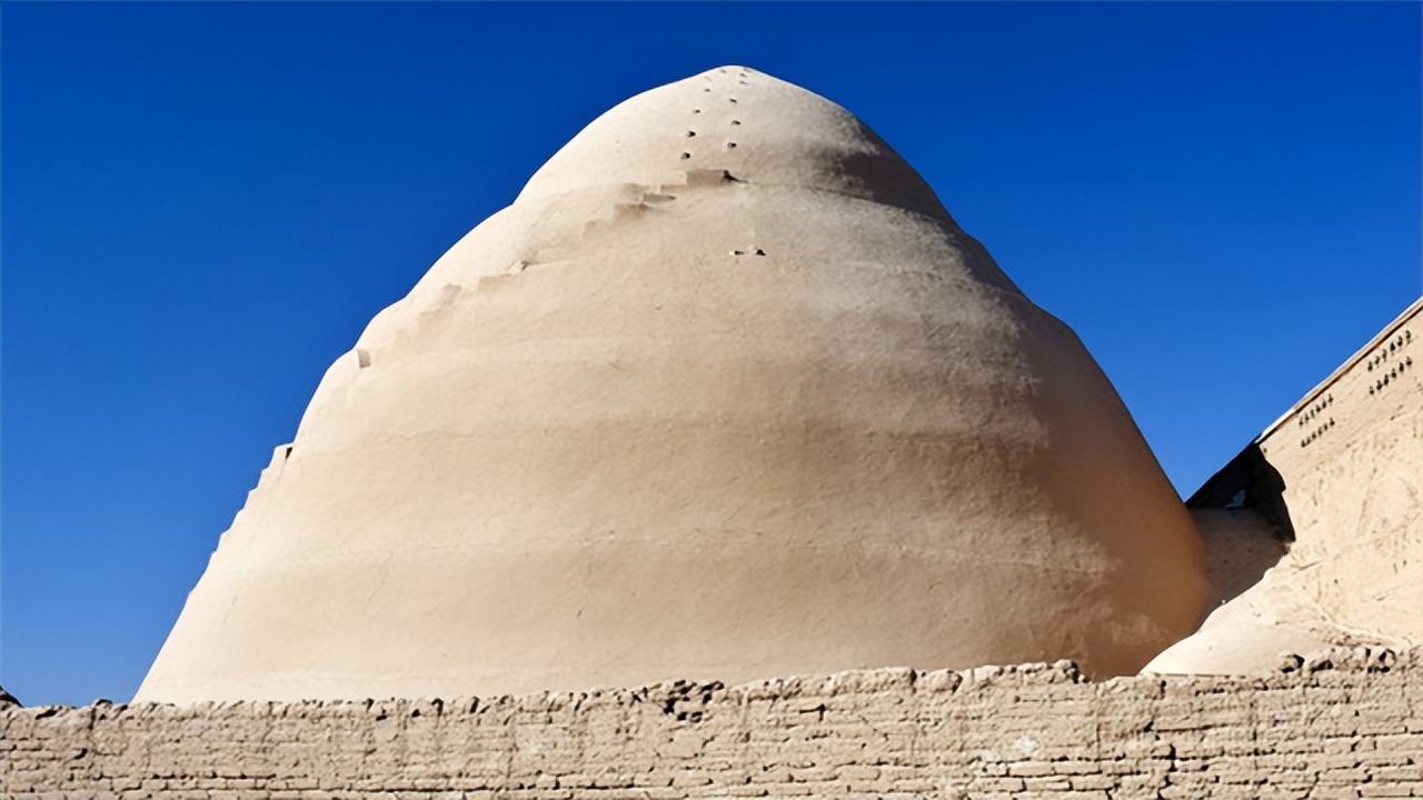 An ancient high-tech freezer that keeps ice cold even in the desert ...
