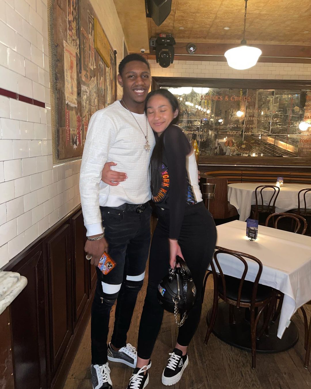 Knicks No. 9 Barrett and Asian girlfriend Hailey Brown - iNEWS
