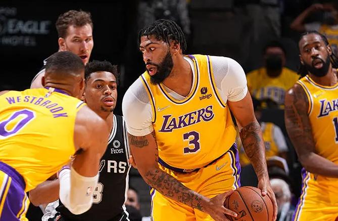 Injuries and aging!The Lakers averaged 114.5 points per game this ...