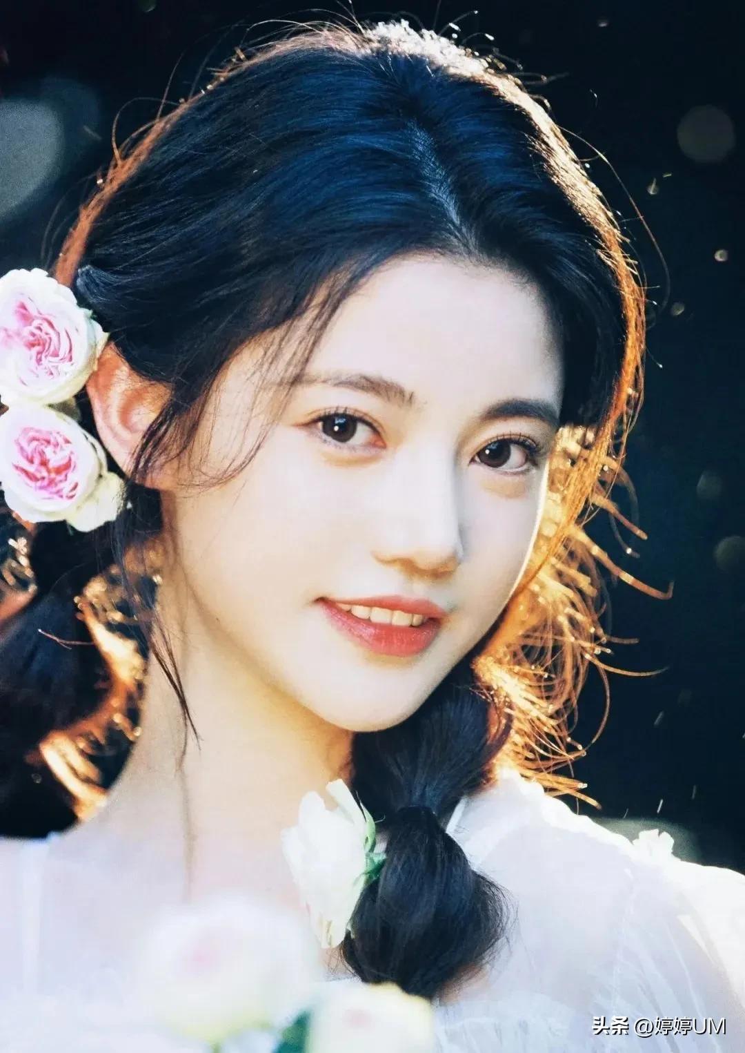 In "Till The End Of The Moon", she played Pianran Sun Zhenni, fair ...