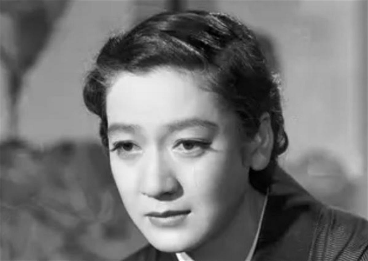 "Goddess of Showa" Hara Setsuko: Dedicated to MacArthur by the Emperor, never married, lived to ...