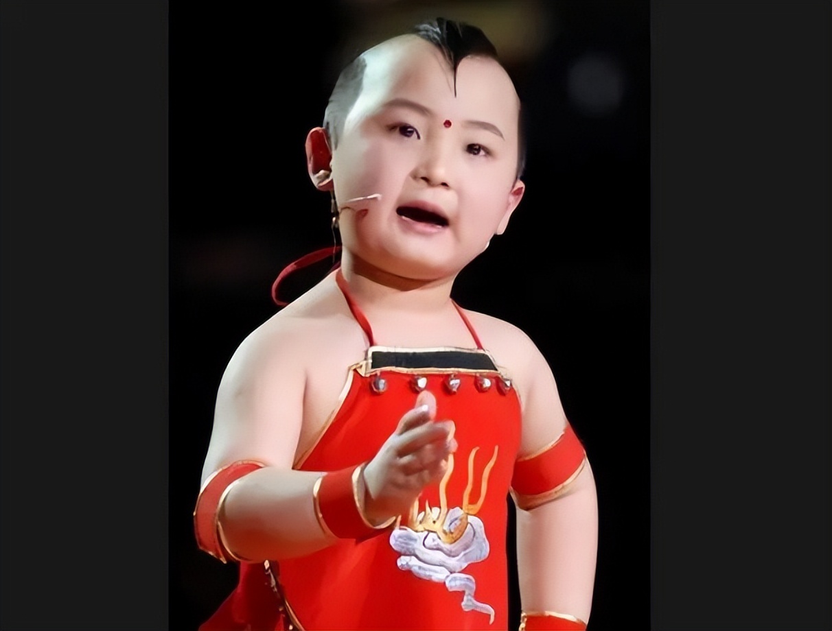 Opera prodigy Deng Minghe: At the age of 6, he went to the Spring ...