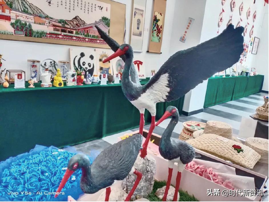 Lingqiu Baigong 020: Gonghua Clay Sculpture Brilliant——Guo Xingwang - iNEWS