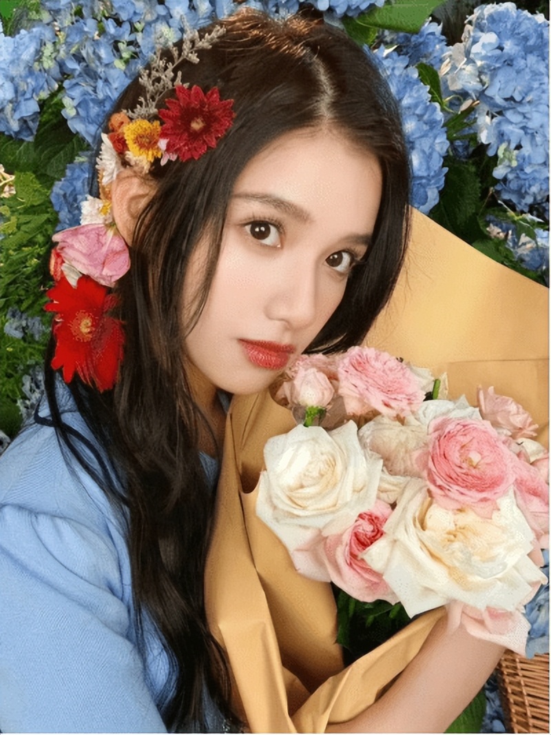 Liu Yifei's bouquet's profile picture exploded, and Zhang Jingyi, Lu Tingyu, and Jiang Yiyi's ...