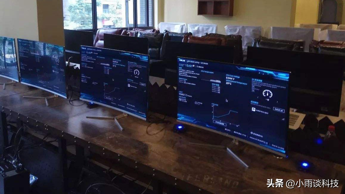 Why do Internet cafes have average computer configurations, but run ...