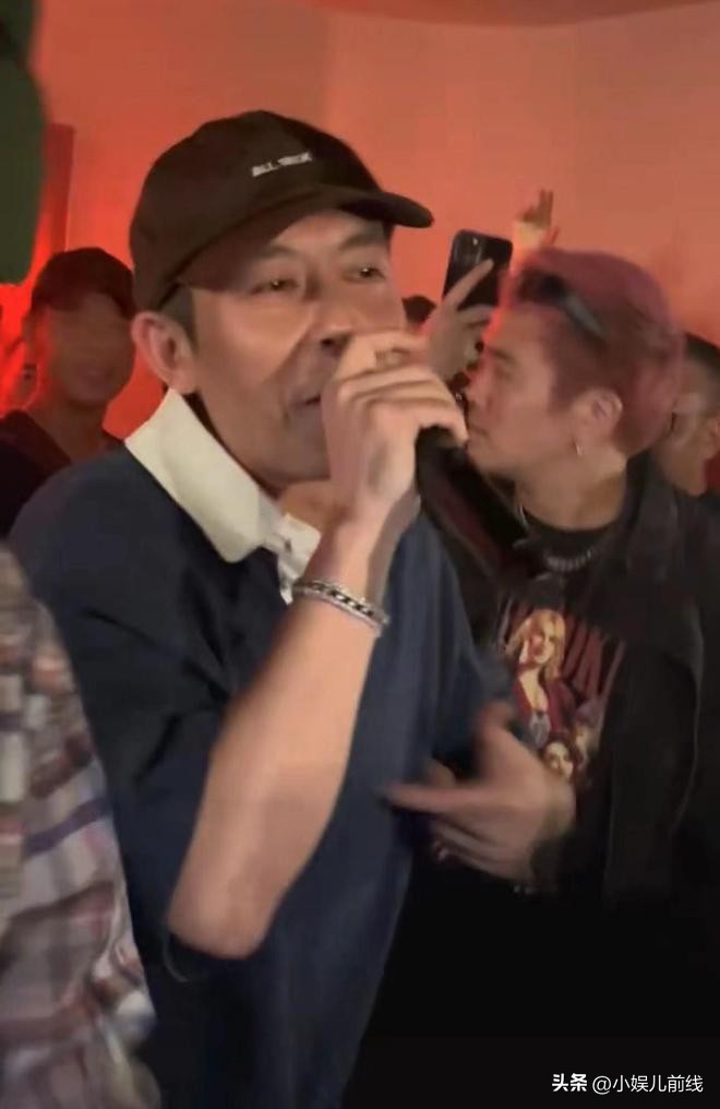 Edison Chen "comes back" and bumps into Zhao Benshan? - iMedia