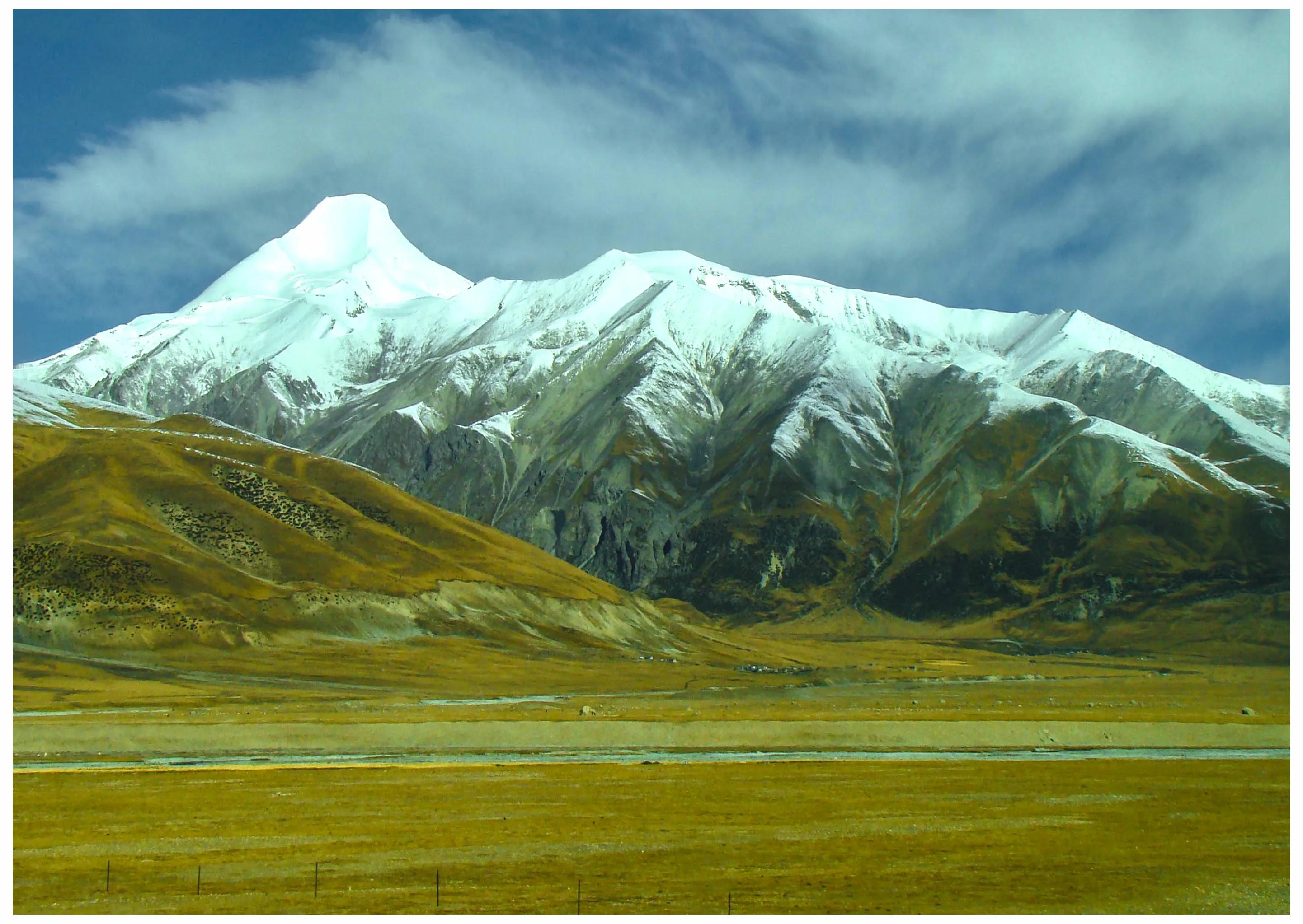 Snow Mountain Grassland Nagqu in Northern Tibet - iMedia