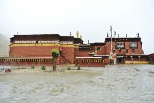 Kejia Village and Yusha Village: separated by a river, now one is on ...