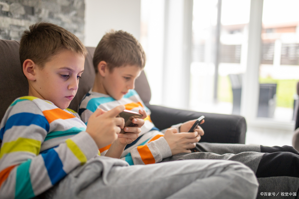 What are the adverse effects of long-term use of mobile phones on the ...