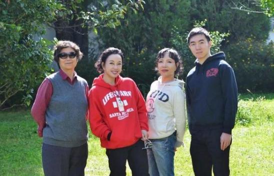 The 69-year-old Liu Xiaoqing helped his friend to help his friends and ...