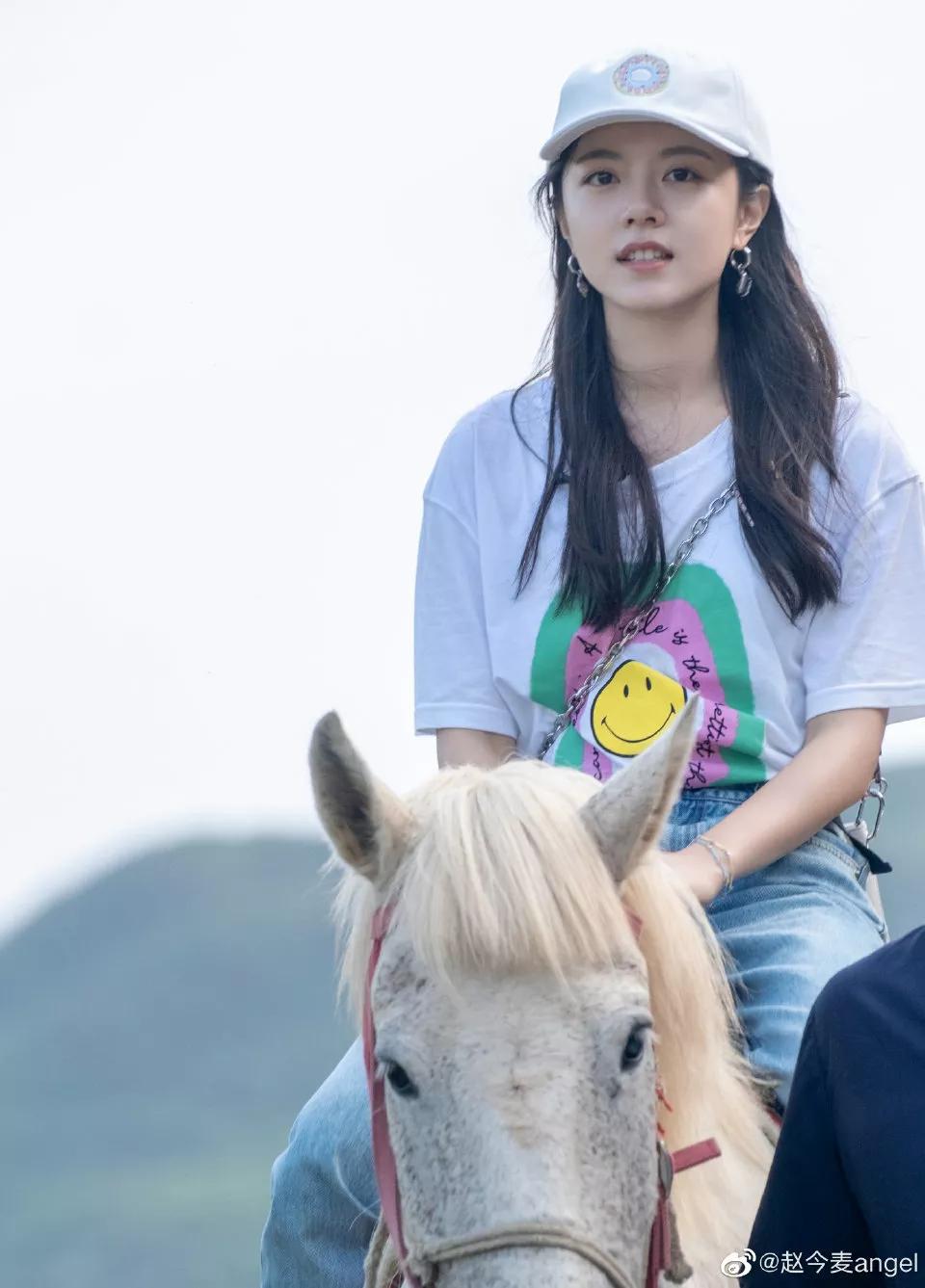 The transformation road of child star Zhao Jinmai - iNEWS