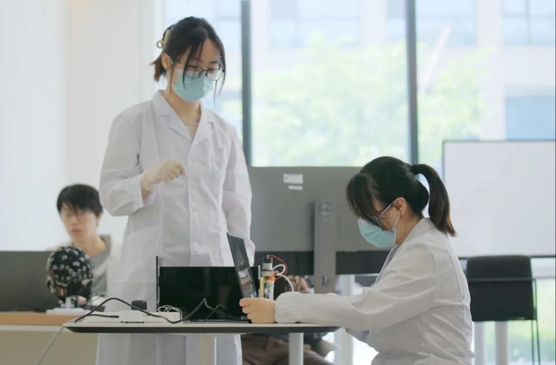 Using computational models to understand the visual mechanism of the ...