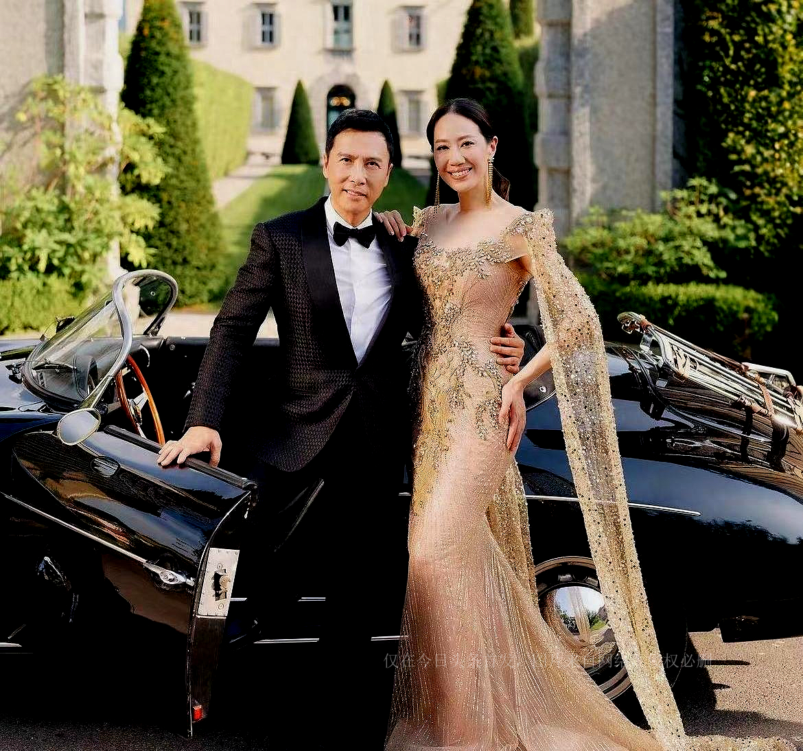 Wang Baoqiang and his girlfriend Feng Qing celebrate Donnie Yen's birthday! The two rarely took ...