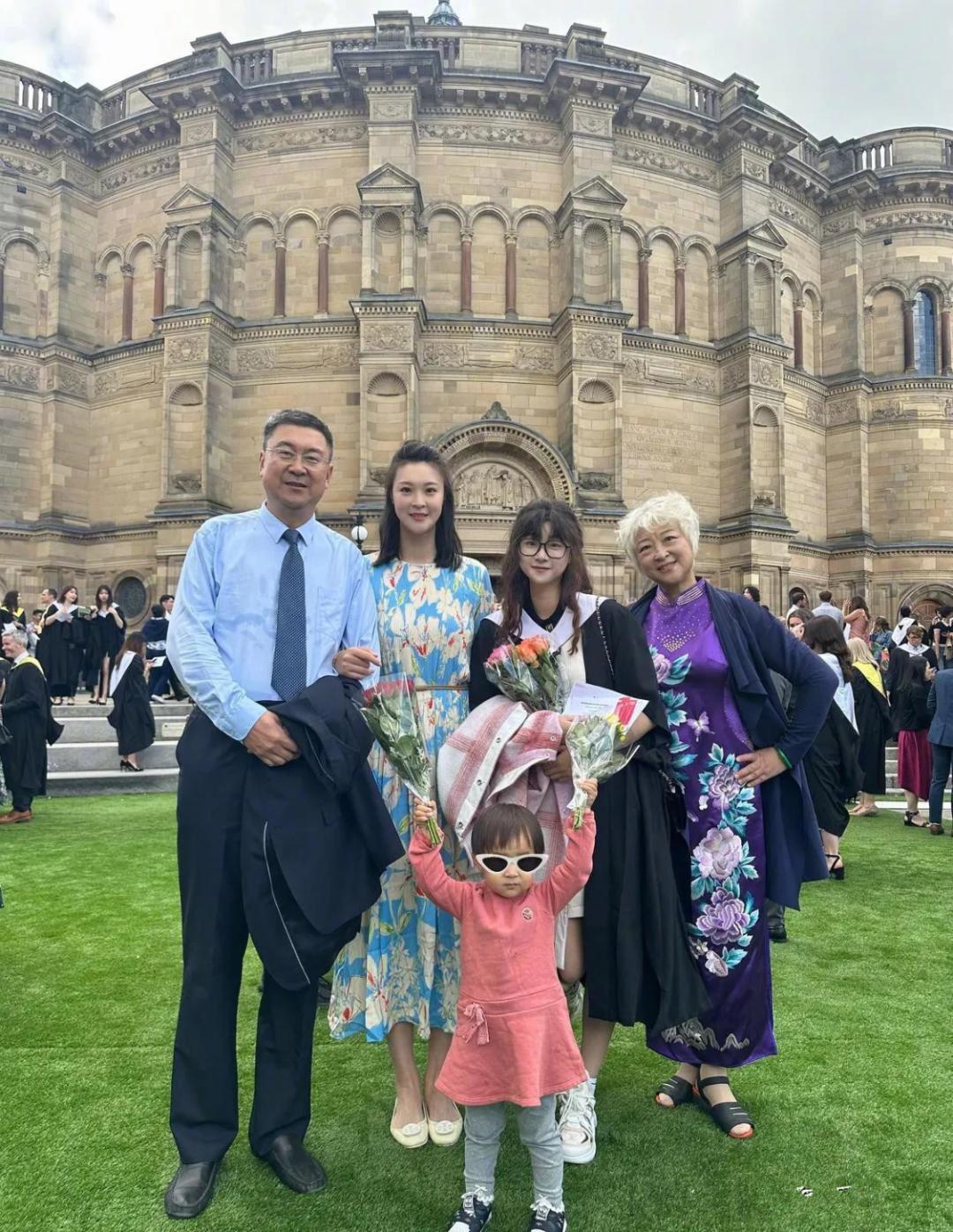 Hui Ruoqi's family is very good, her Olympic champion sister is a super ...