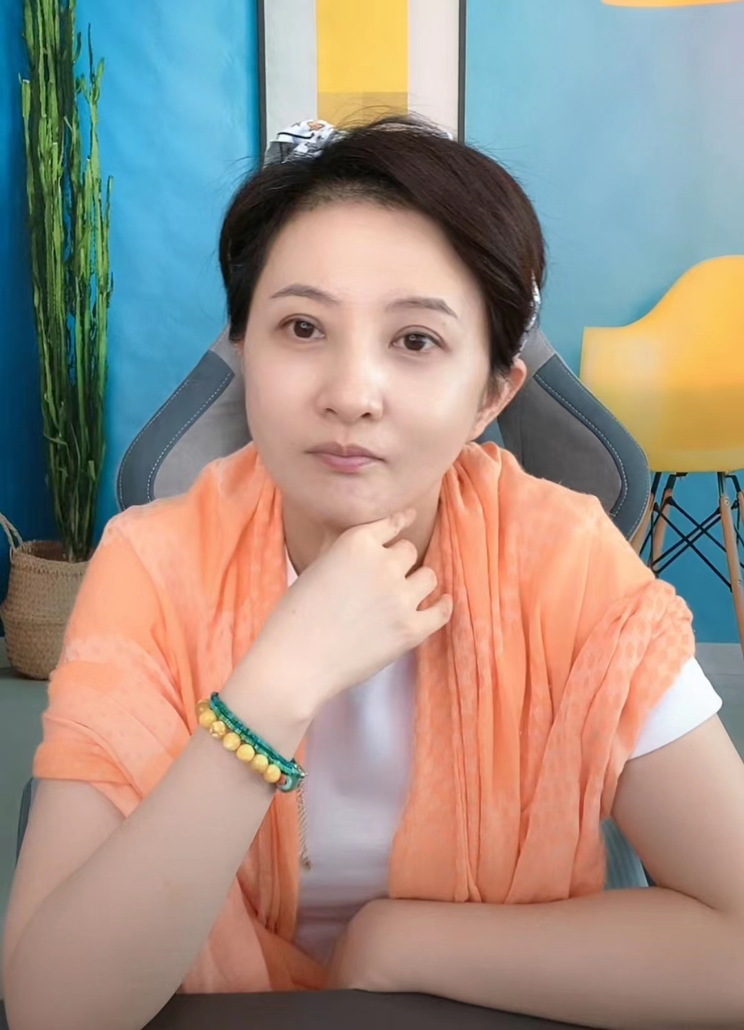 42-year-old "Little Wanjun" Jin Ming exposed without makeup!The corners ...