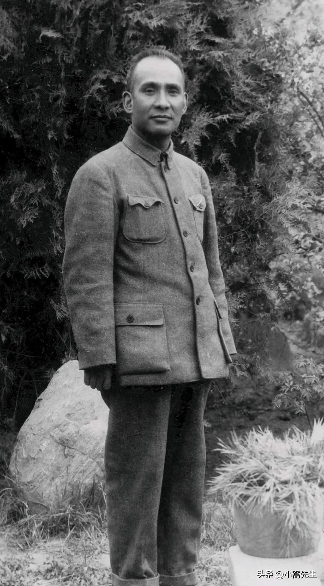 Feng Guorui, a master of Chinese studies from Tianshui, the current ...