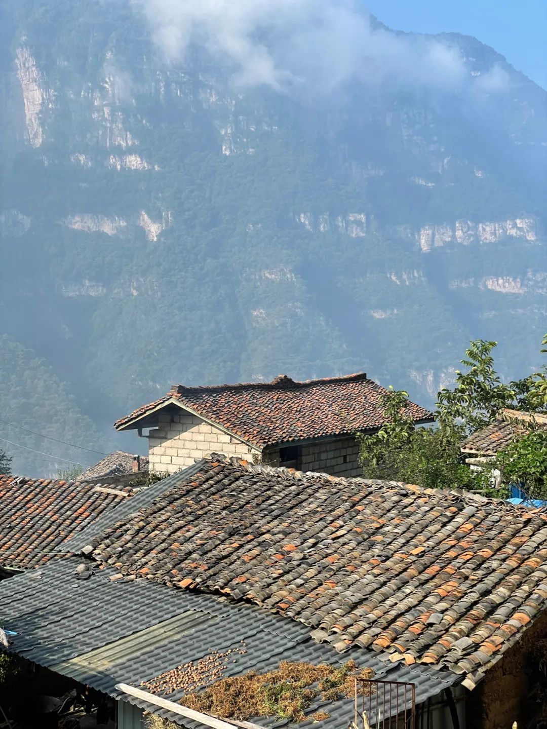 Exploring the Yi Villages on the Cliffs of the Dadu River Canyon - iMedia