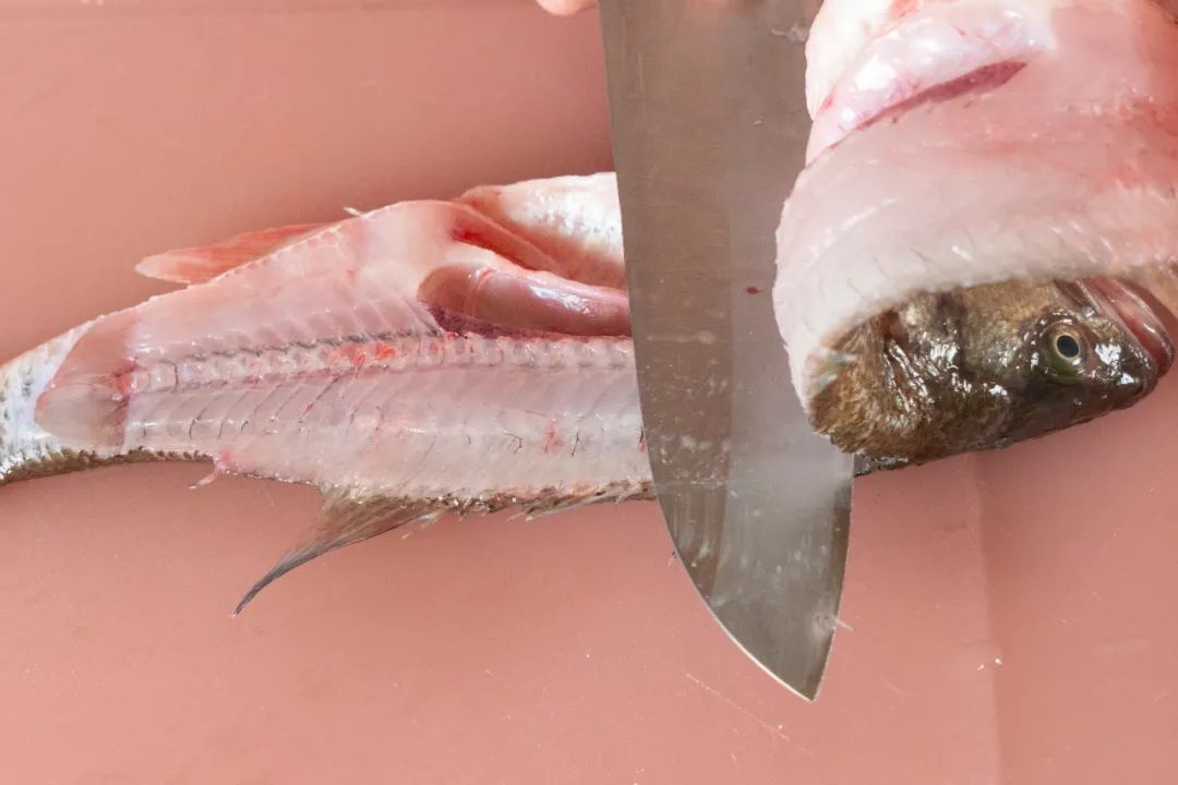 Sea bass stewed eggs, fresh fish eggs are tender, nutritious, smooth ...